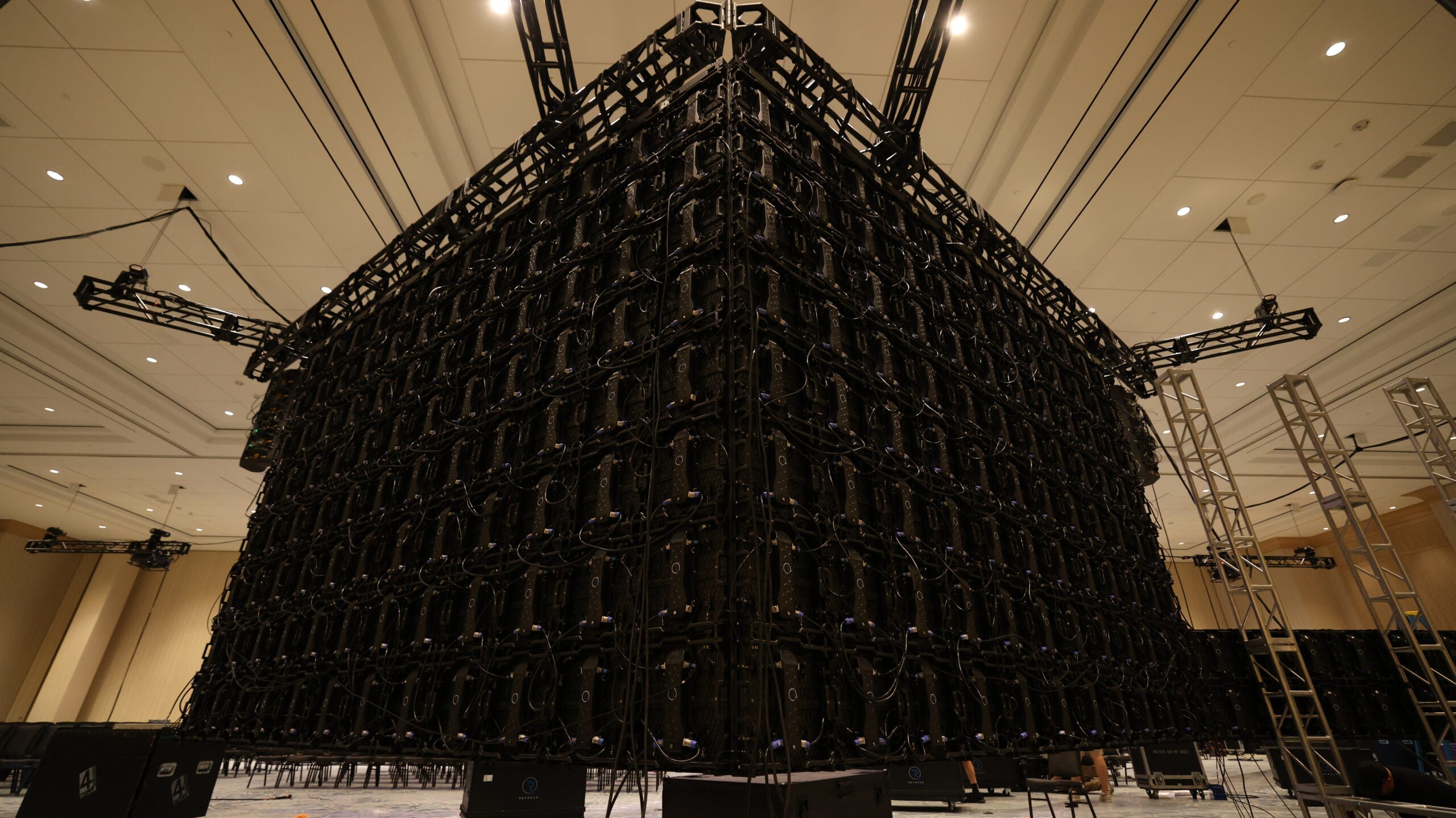 LED Tech Is the New Canvas for Brand Storytelling – JPL